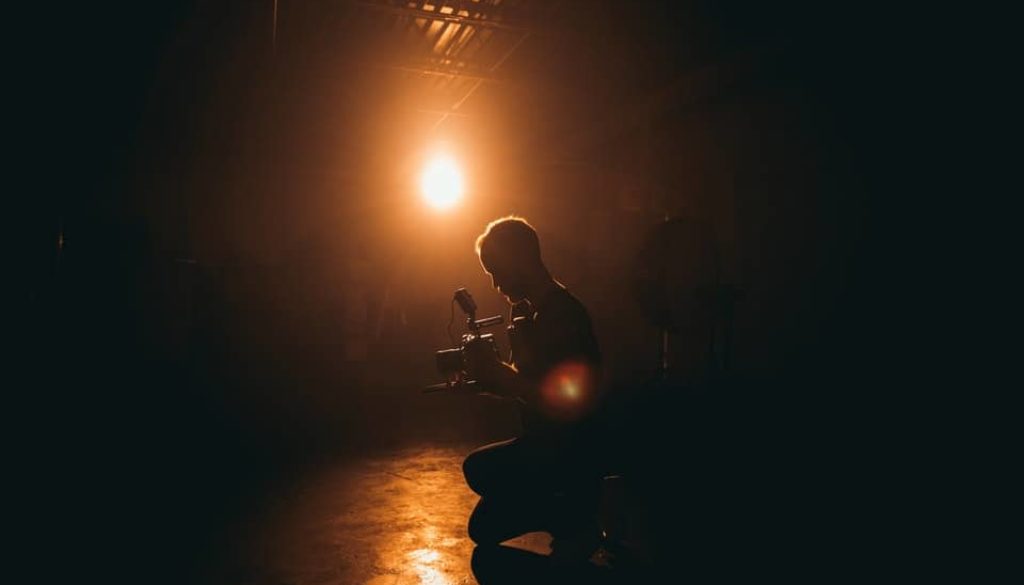 15 Simple and Easy DIY Photography Lighting Hacks to Try